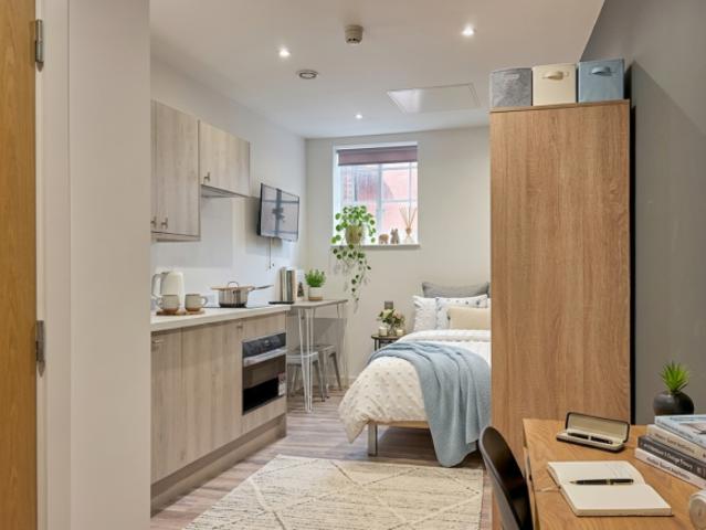 Studio flat for rent in College Green, Bristol, BS1