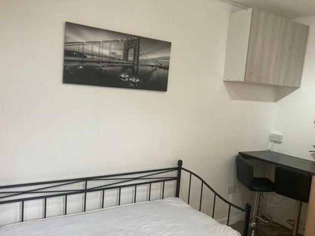 Studio Flat For Rent In Coventry