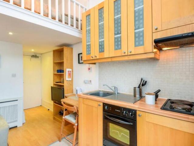 Studio flat for rent in Claverton Street, Pimlico, London, SW1V