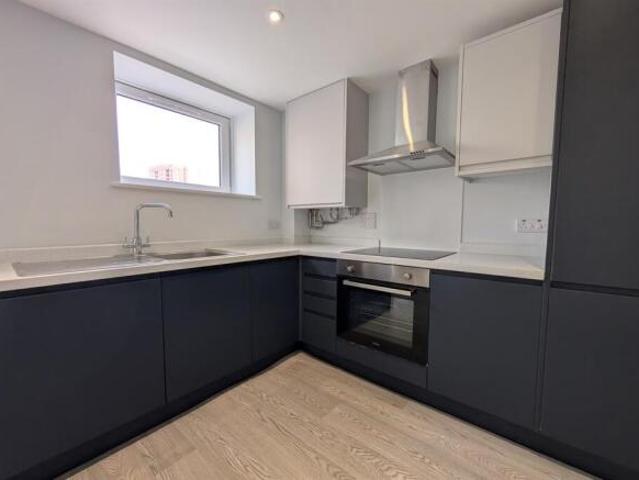 Studio flat for rent in Clarendon Apartments, Canal Walk, Southampton, SO14