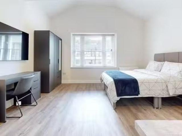 Studio flat for rent in Clifton Lofts Apartments, Clifton, Bri.