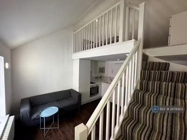 Studio flat for rent in Clifton Road, Bristol, BS8