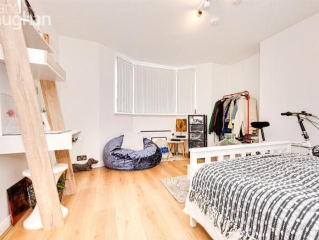 Studio flat for rent in Clifton Street, Brighton, BN1