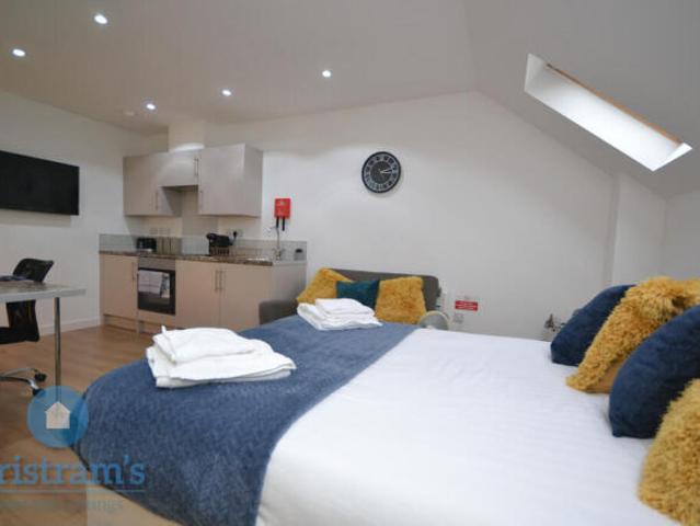 Studio flat for rent in Clinton Street West, City Centre, NG1