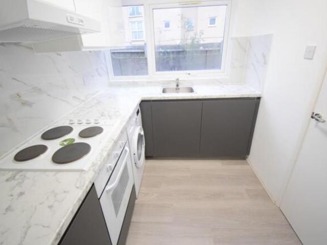 Studio flat for rent in Crowhurst Court, Lansdowne Road, Tottenham, Haringey, London, N17