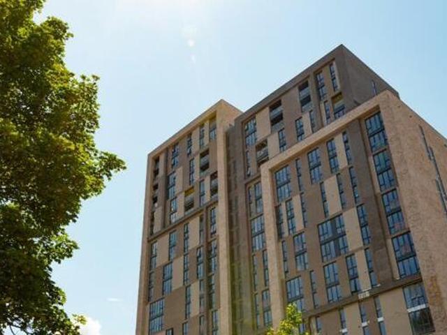 Studio Flat For Rent In Croydon, London
