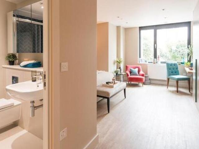 Studio Flat For Rent In Croydon, London