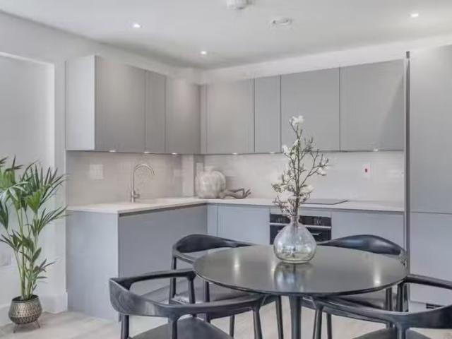 Studio flat for rent in Croydon Road Beckenham BR3