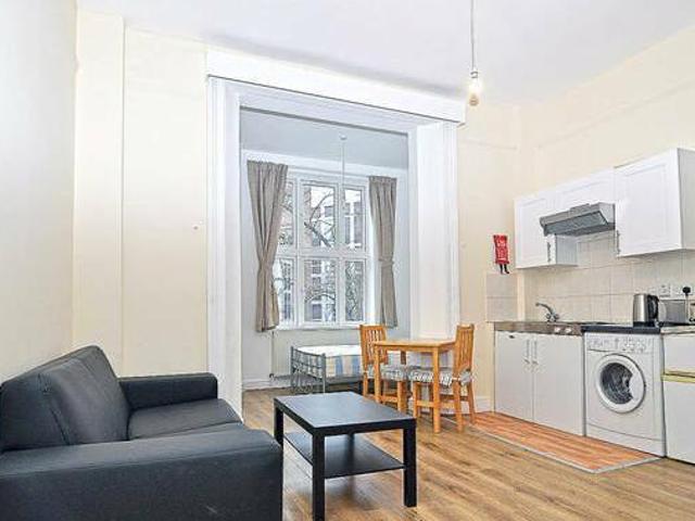 Studio flat for rent in Cromwell Road Earls Court London SW5