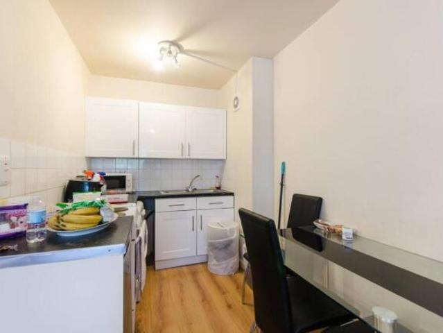 Studio flat for rent in Cromwell Road, Earls Court, SW5