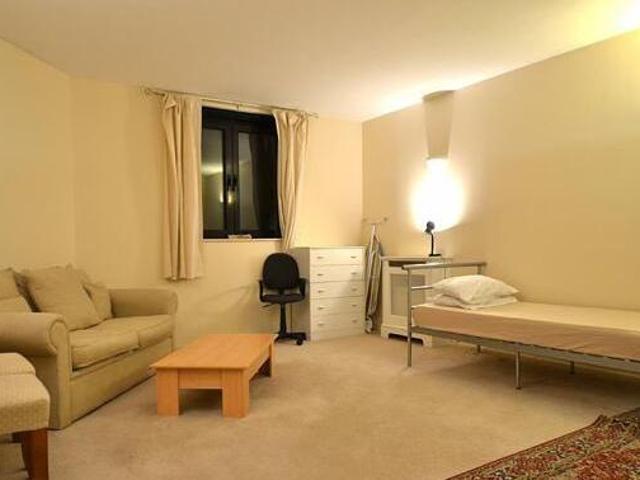 Studio Flat For Rent In Cromwell Road