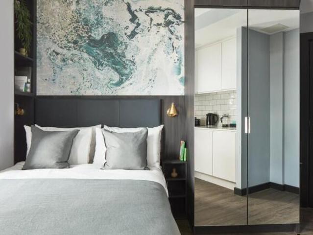 Studio flat for rent in Crossharbour Plaza, London, E14