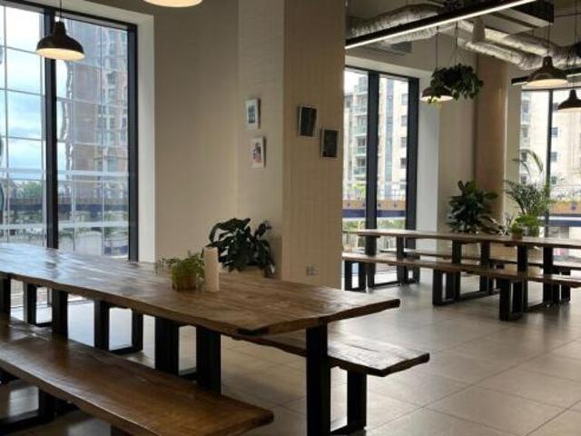 Studio flat for rent in Crossharbour Plaza, London, E14