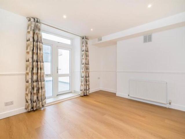 Studio flat for rent in Craven Terrace, Lancaster Gate, W2