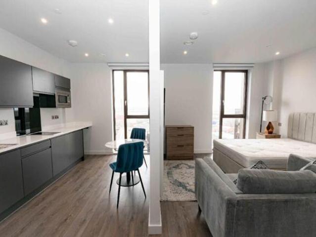 Studio flat for rent in Crump Street, Liverpool, Merseyside, L1