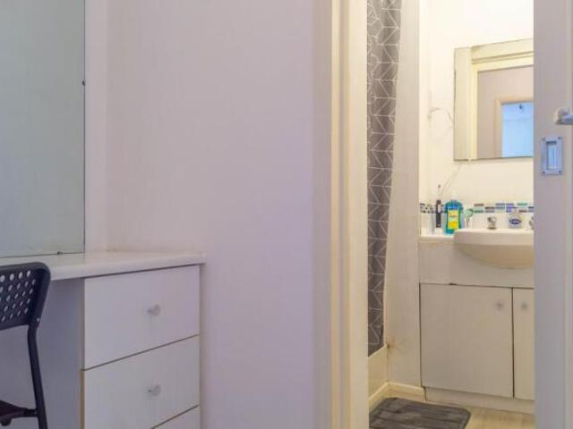 Studio flat for rent in Cumberland Place, Browne Court, BS8