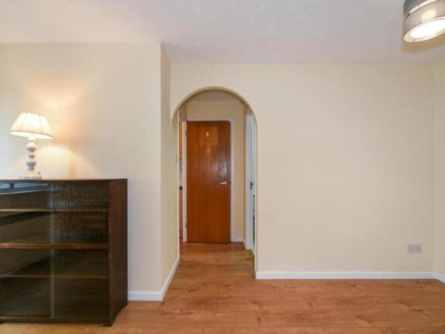 Studio flat for rent in Cumberland Place London SE6