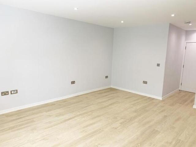 Studio flat for rent in Cutbush Ct. Danehill, Lower Earley, RG6