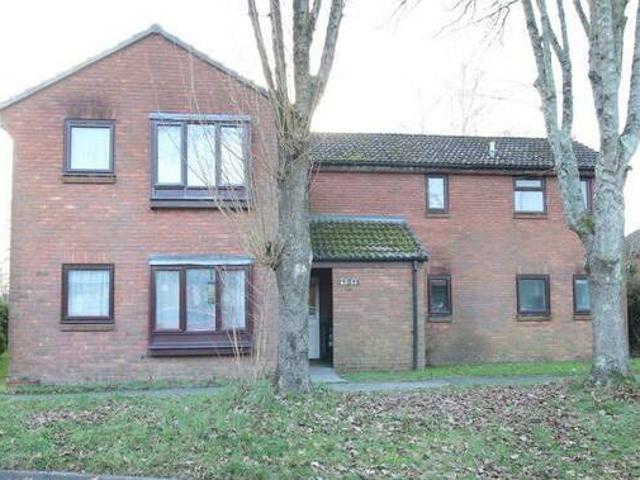 Studio flat for rent in Cuthbury Gardens Wimborne BH21