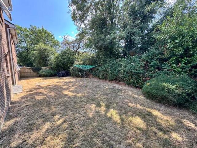Studio flat for rent in Darnay Rise, Chelmsford, Essex, CM1