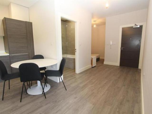 Studio flat for rent in Dawsons Square, Pudsey, LS28