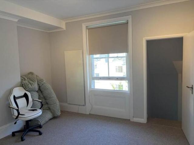 Studio flat for rent in Denmark Terrace, Brighton, BN1