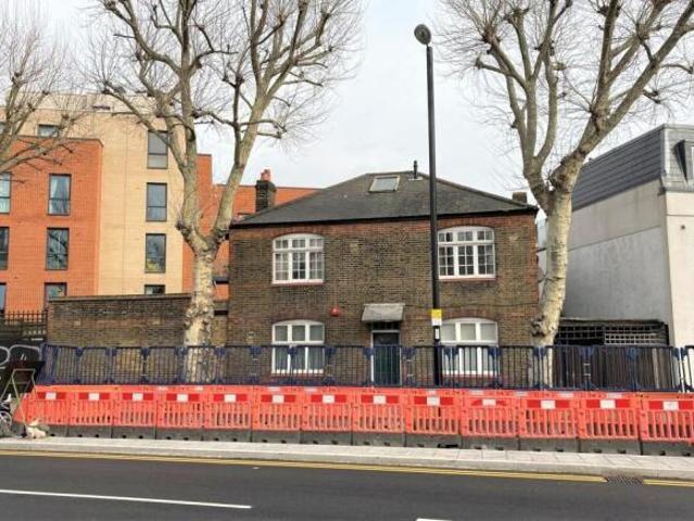 Studio flat for rent in Deptford, London, SE8
