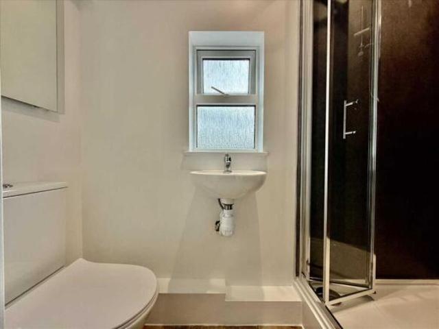 Studio flat for rent in Devonport Road, Plymouth, PL1