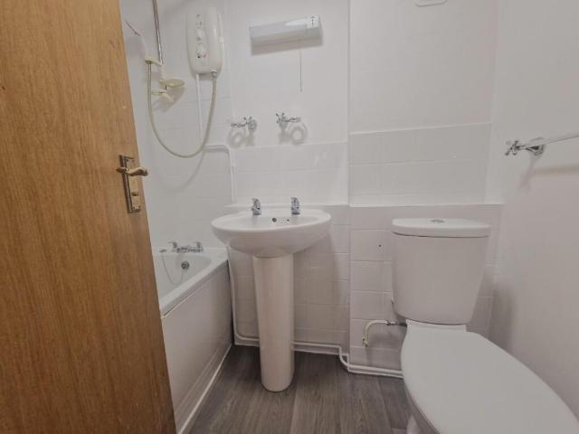 Studio flat for rent in Devonshire Gardens, Bursledon, SO31