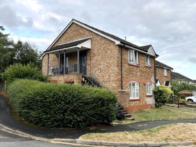 Studio flat for rent in Devonshire Gardens, Bursledon, SO31