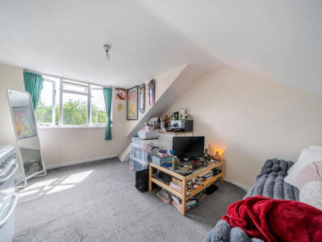 Studio flat for rent in 97 Devonshire Road, Tooting, London, SW19