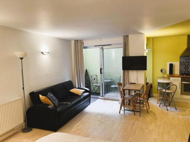 Studio flat for rent in Dorset Gardens, Brighton, East Sussex, BN2