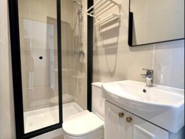 Studio flat for rent in Drapers Road, Canary Wharf, E15