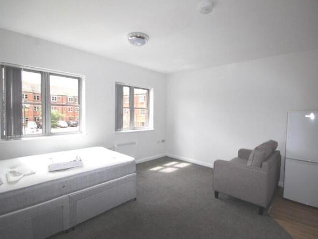Studio flat for rent in Duncan Close, Moulton Park, Northampton, NN3