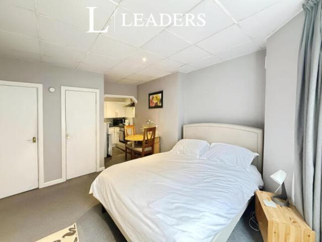 Studio flat for rent in Durley Gardens, Bournemouth, BH2