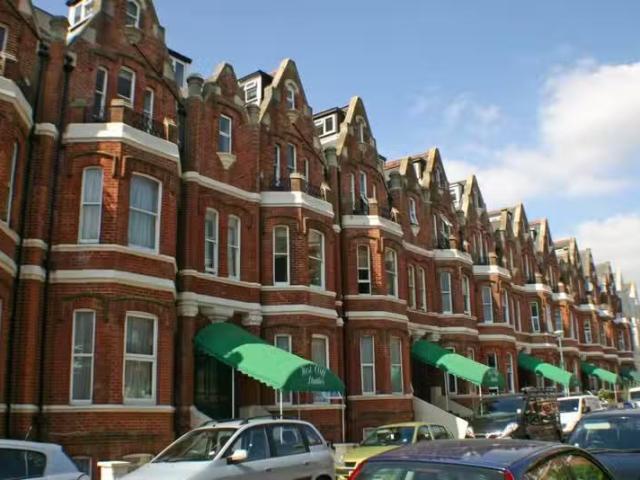 Studio flat for rent in Durley Gardens, Bournemouth,, BH2