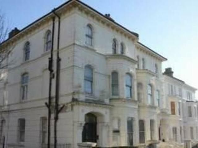 Studio flat for rent in Dyke Road Close To Station And Churchill Shopping Centre BN1