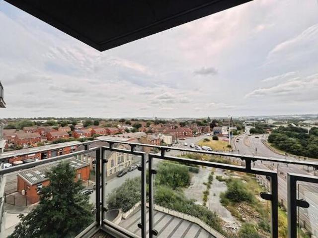 Studio flat for rent in Echo Central Two, Cross Green Lane, LS9