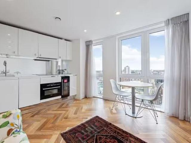 Studio flat for rent in Eagle Point, City Road, London, EC1V