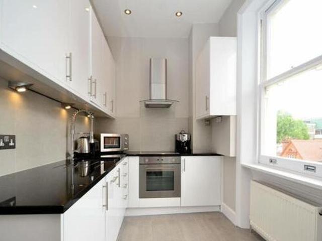 Studio Flat For Rent In Earls Court, London