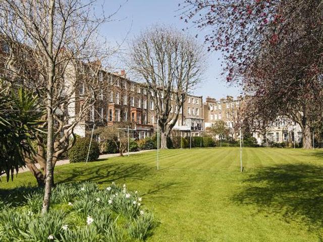 Studio Flat For Rent In Earls Court, London