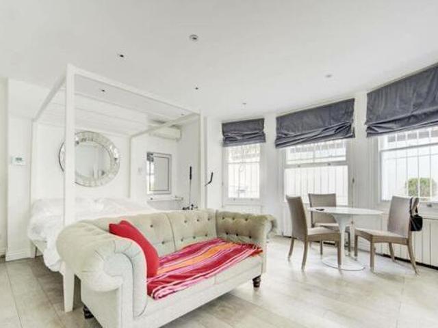 Studio Flat For Rent In Earls Court, London