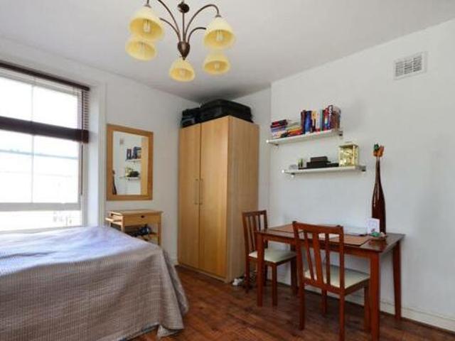 Studio Flat For Rent In Earls Court, London