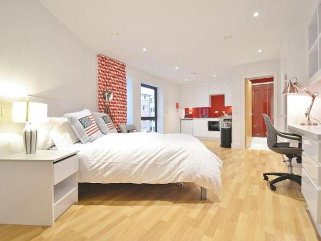 Studio flat for rent in East Road, Cambridge, CB1
