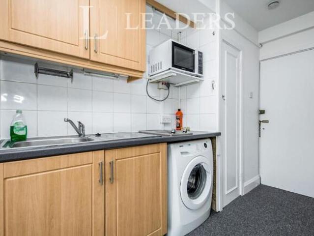 Studio flat for rent in Eastgate House, 223 High Street, Guildford, GU1