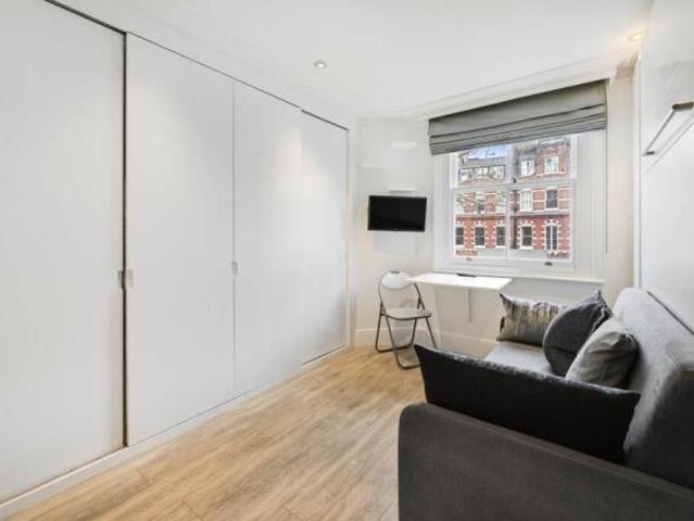 Studio flat for rent in Egerton Gardens, Knightsbridge, SW3