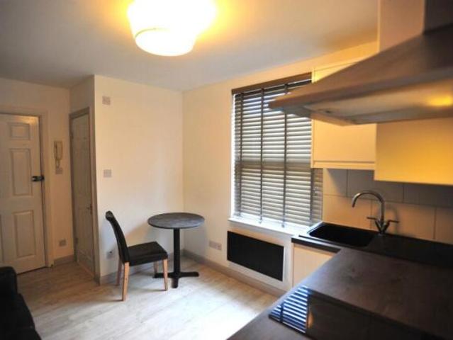 Studio flat for rent in Egremont Place, Brighton, BN2