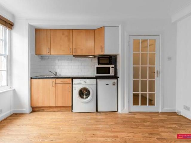 Studio flat for rent in Edgware Road, Bayswater, London, W2