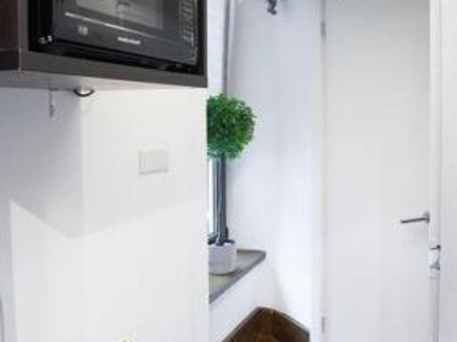 Studio flat for rent in Edgware Road, London, NW2