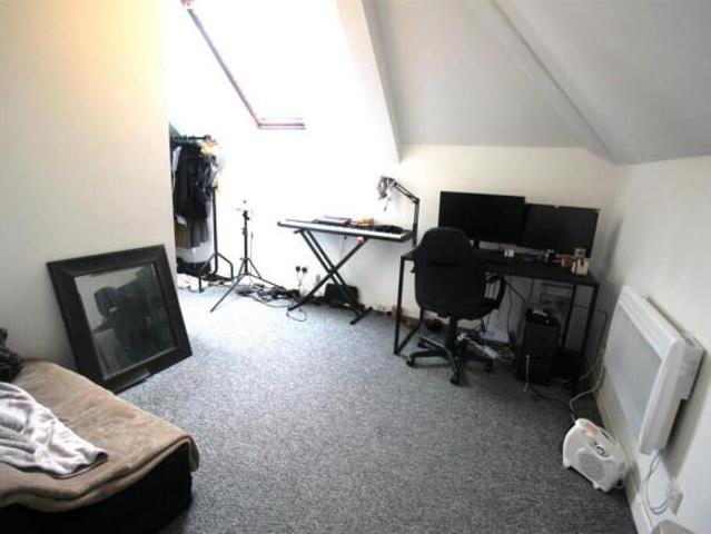 Studio flat for rent in Elm Grove Southsea Hants, PO5